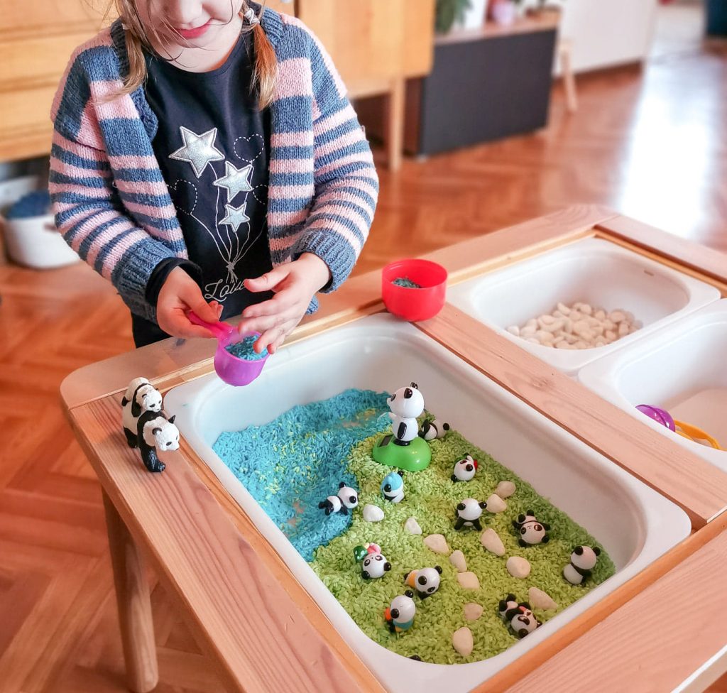 Recette du Riz Coloré pour Bacs Sensoriels - Le sac de maman